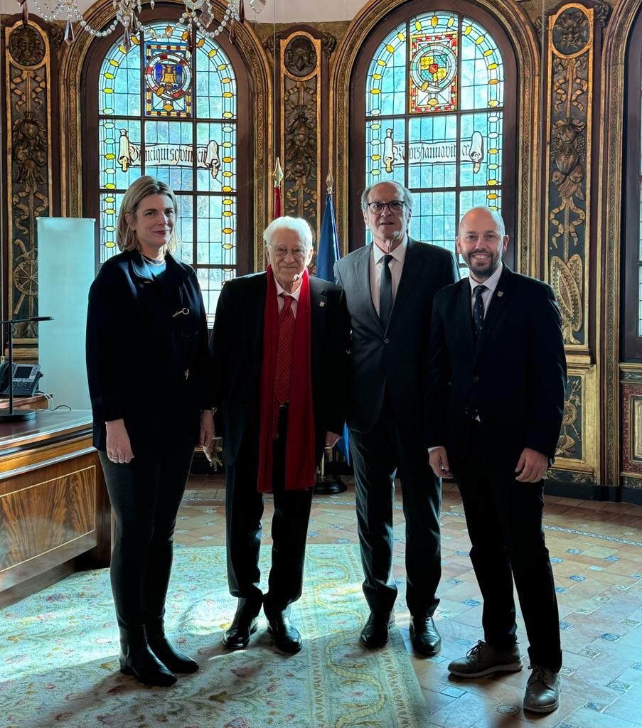 Reunión con la ONG Mensajeros de la Paz - Defensor del Pueblo